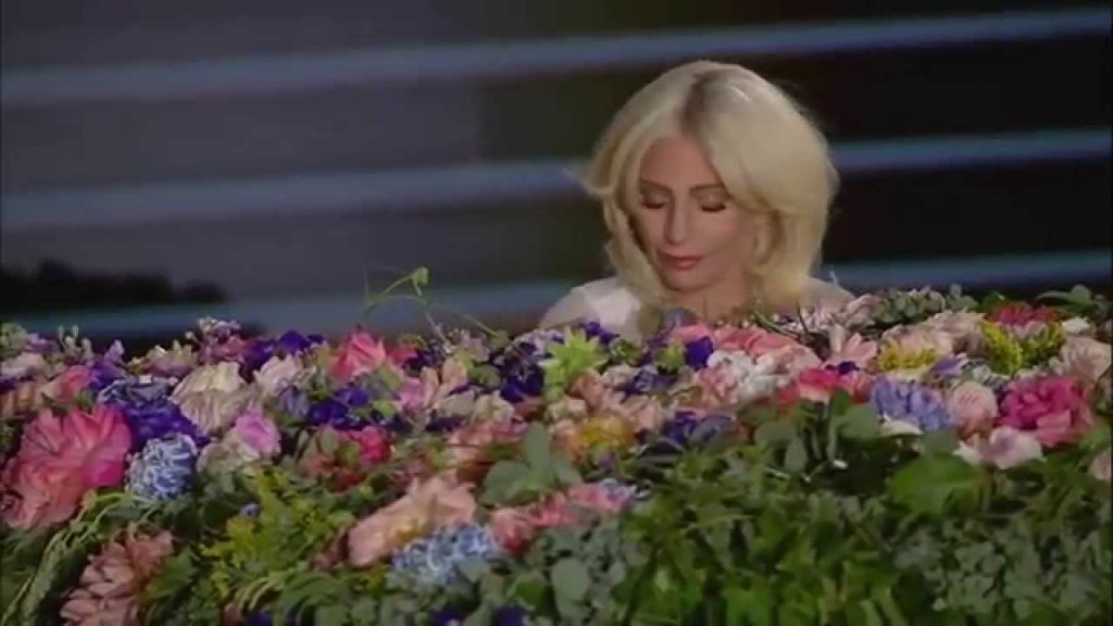 Gaga rendition of Imagine woos Baku – My Music Movement